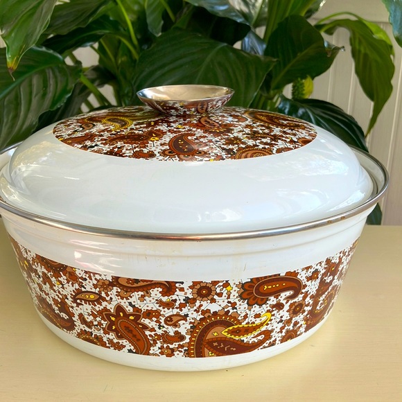 Kitchen | Vintage Enamel Ware Pot With Lid 2 12 Quarts Retro Paisley ...